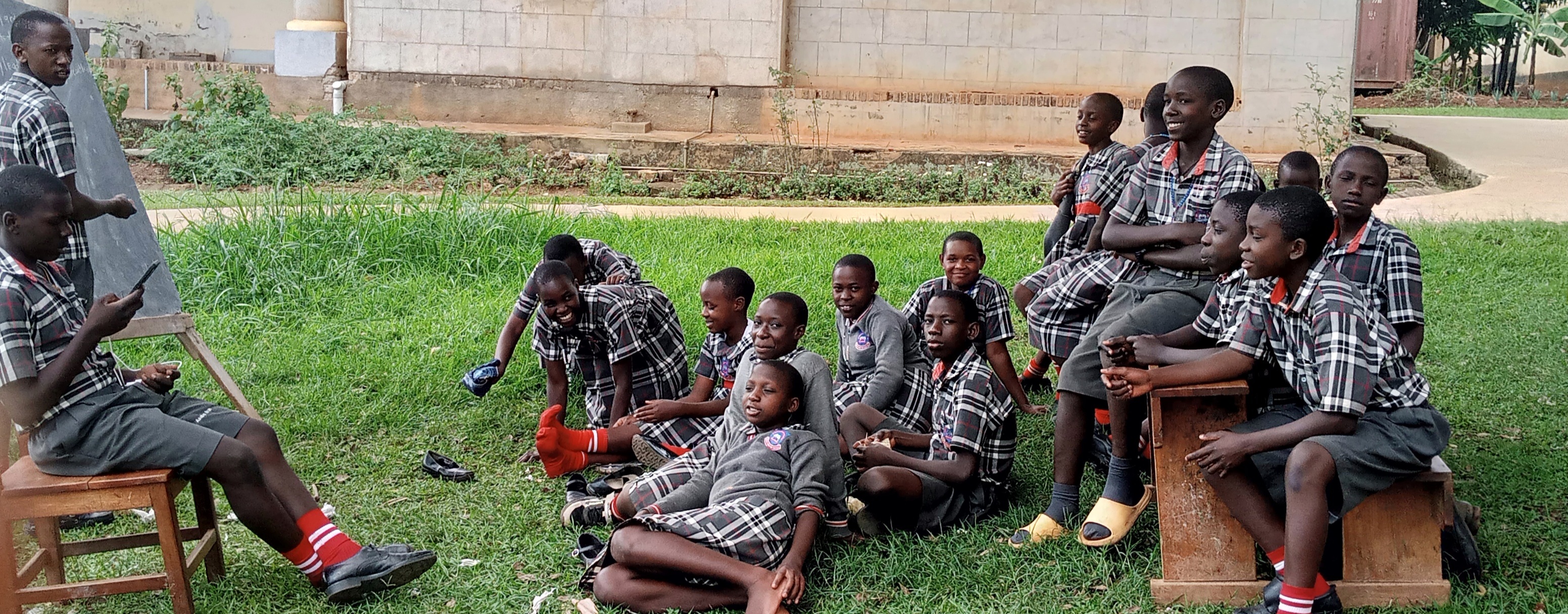 To construct a new classroom block and to renovate the old classes at ...